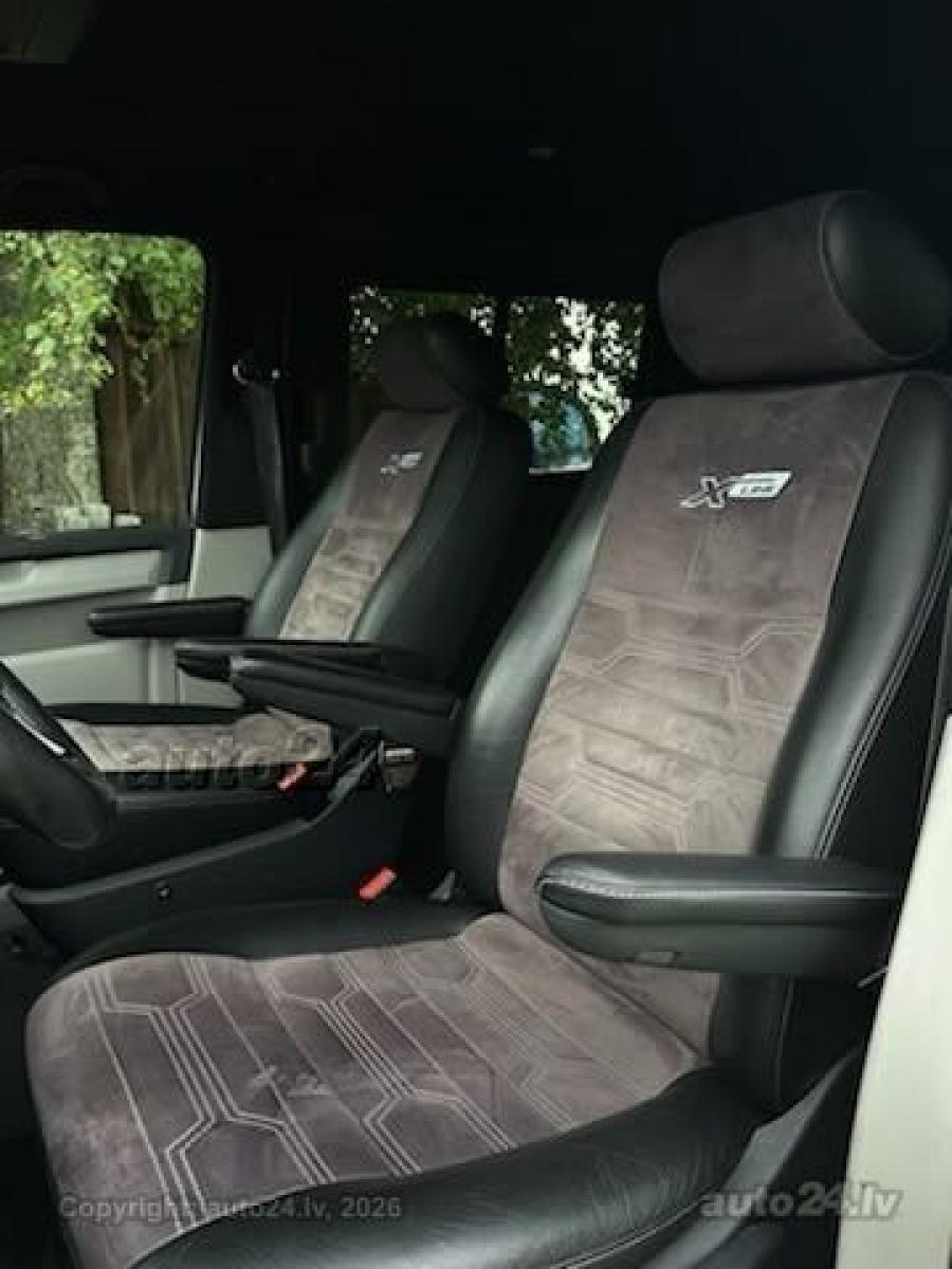 White Volkswagen Transporter 2017 in Tartu, with an engine capacity of 2.00 L and mileage of 323 thousand km for 17500 €, photo 15 on AUTOMOTO.COM.LV