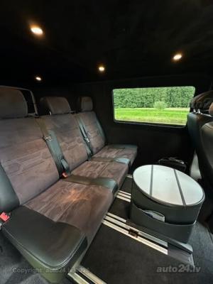 White Volkswagen Transporter 2017 in Tartu, with an engine capacity of 2.00 L and mileage of 323 thousand km for 17500 €, photo 16 on AUTOMOTO.COM.LV