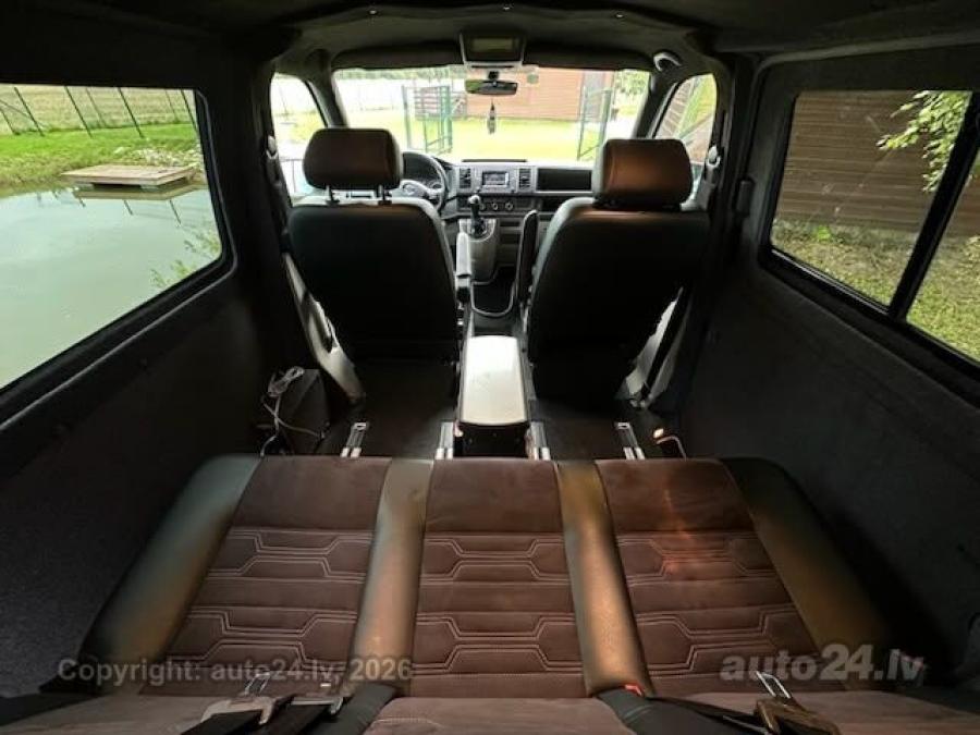 White Volkswagen Transporter 2017 in Tartu, with an engine capacity of 2.00 L and mileage of 323 thousand km for 17500 €, photo 17 on AUTOMOTO.COM.LV