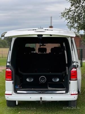 White Volkswagen Transporter 2017 in Tartu, with an engine capacity of 2.00 L and mileage of 323 thousand km for 17500 €, photo 19 on AUTOMOTO.COM.LV