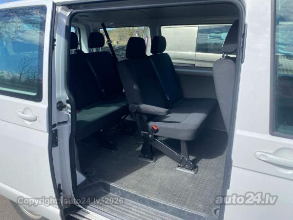 White Volkswagen Transporter 2018 in Tallinn, with an engine capacity of 2.00 L and mileage of 221 thousand km for 19220 €, photo 10 on AUTOMOTO.COM.LV