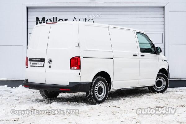 White Volkswagen Transporter 2020 in Riga, with an engine capacity of 2.00 L and mileage of 174 thousand km for 19215 €, photo 4 on AUTOMOTO.COM.LV
