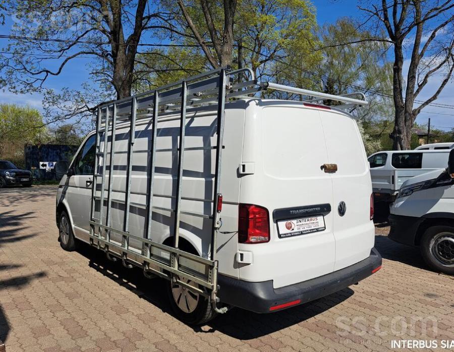 White Volkswagen Transporter 2021 in Riga, with an engine capacity of 2.00 L and mileage of 0 thousand km for 22869 €, photo 3 on AUTOMOTO.COM.LV