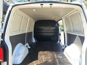 White Volkswagen Transporter 2021 in Riga, with an engine capacity of 2.00 L and mileage of 0 thousand km for 22869 €, photo 7 on AUTOMOTO.COM.LV