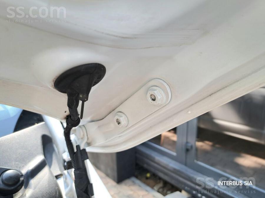 White Volkswagen Transporter 2021 in Riga, with an engine capacity of 2.00 L and mileage of 0 thousand km for 22869 €, photo 13 on AUTOMOTO.COM.LV