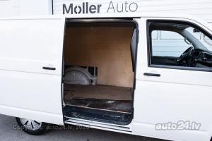 White Volkswagen Transporter 2022 in Riga, with an engine capacity of 2.00 L and mileage of 180 thousand km for 19420 €, photo 8 on AUTOMOTO.COM.LV