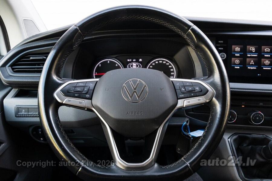 White Volkswagen Transporter 2022 in Riga, with an engine capacity of 2.00 L and mileage of 180 thousand km for 19420 €, photo 17 on AUTOMOTO.COM.LV