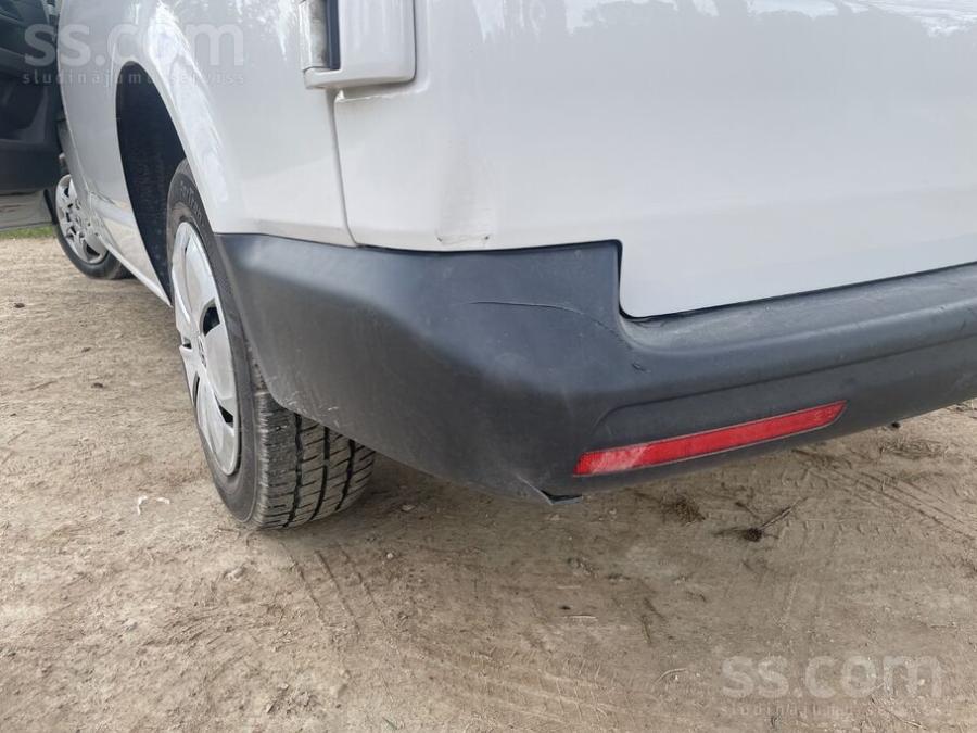Balts Volkswagen Transporter 2022 Rīga, ar dzinēja tilpumu 2.00 L un nobraukumu 145 tūkst. km par 14990 €, foto 3 vietnē AUTOMOTO.COM.LV