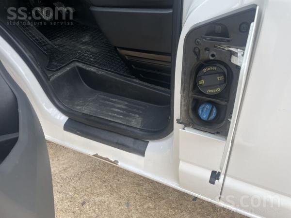 White Volkswagen Transporter 2022 in Riga, with an engine capacity of 2.00 L and mileage of 145 thousand km for 14990 €, photo 3 on AUTOMOTO.COM.LV