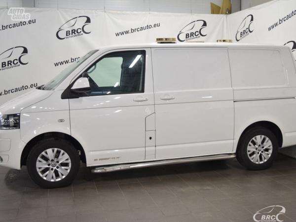 White Volkswagen Transporter 2015 in Riga, with an engine capacity of 2.00 L and mileage of 280 thousand km for 10700 €, photo 9 on AUTOMOTO.COM.LV