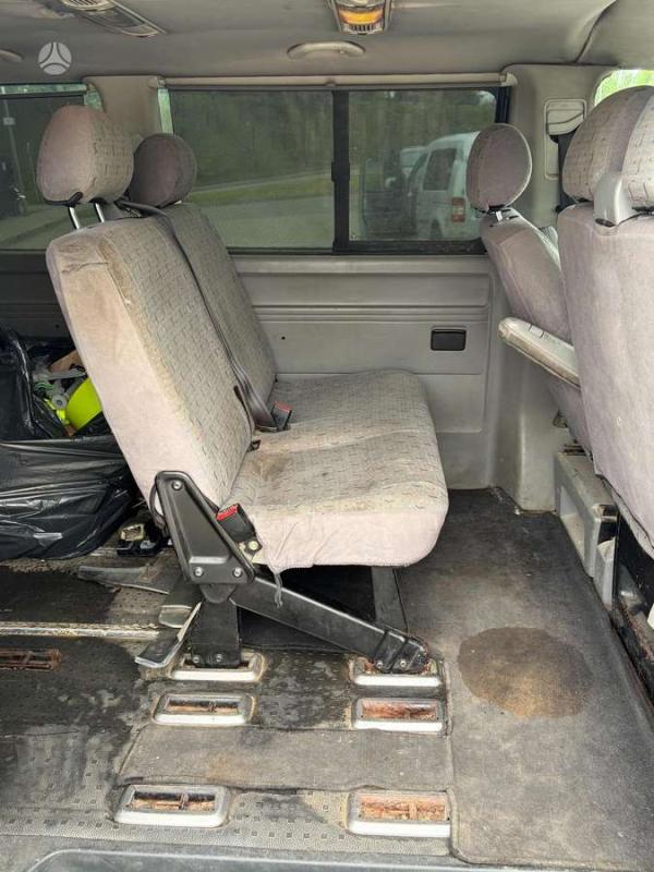 Dzeltens Volkswagen Transporter 2005 Jonava, ar dzinēja tilpumu 2.50 L un nobraukumu 600 tūkst. km par 2700 €, foto 1 vietnē AUTOMOTO.COM.LV