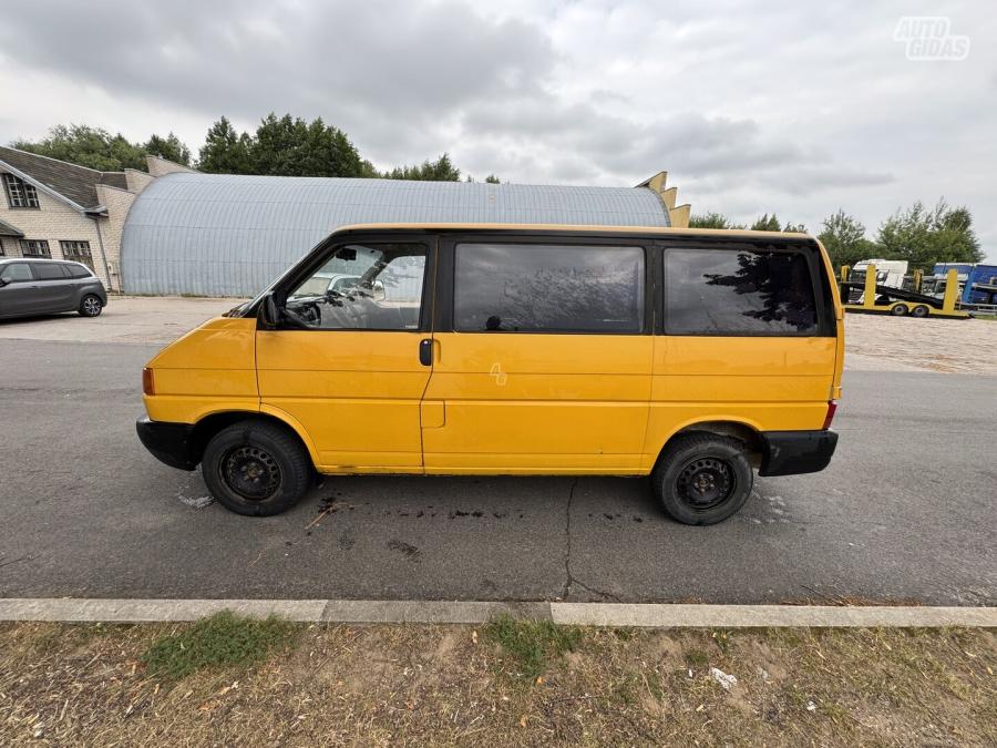 Dzeltens Volkswagen Transporter 1998 Tauragė, ar dzinēja tilpumu 2.50 L un nobraukumu 265 tūkst. km par 2250 €, foto 5 vietnē AUTOMOTO.COM.LV
