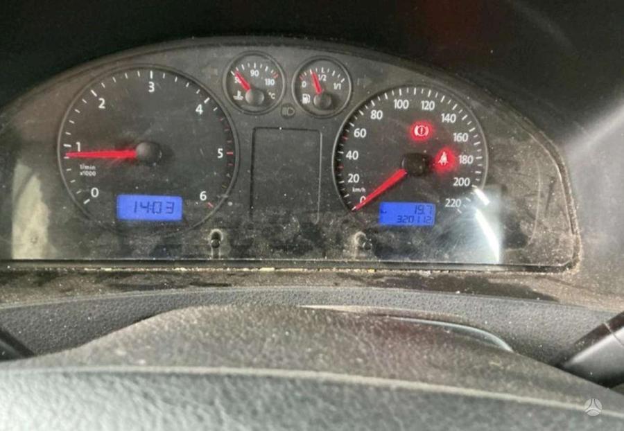 Dzeltens Volkswagen Transporter 2004 Viļņa, ar dzinēja tilpumu 1.90 L un nobraukumu 320 tūkst. km par 3650 €, foto 7 vietnē AUTOMOTO.COM.LV