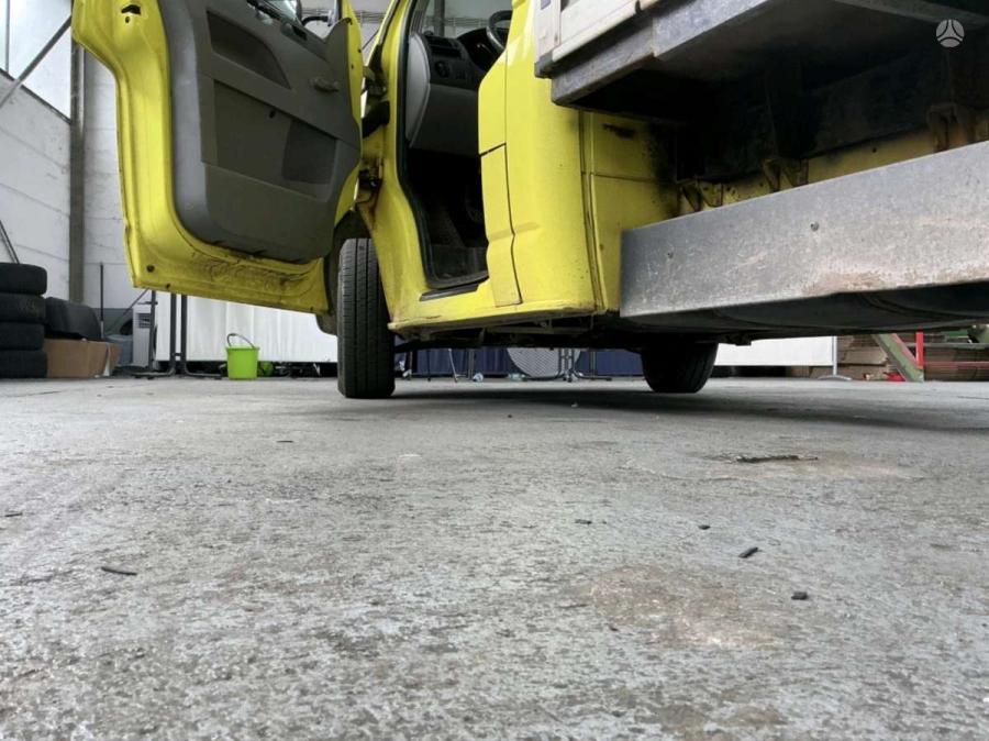Dzeltens Volkswagen Transporter 2004 Viļņa, ar dzinēja tilpumu 1.90 L un nobraukumu 320 tūkst. km par 3650 €, foto 12 vietnē AUTOMOTO.COM.LV