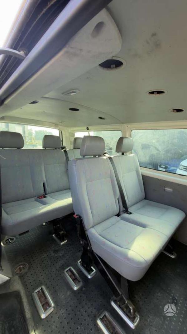 Yellow Volkswagen Transporter 2006 in Kaunas, with an engine capacity of 2.46 L and mileage of 309 thousand km for 5600 €, photo 8 on AUTOMOTO.COM.LV
