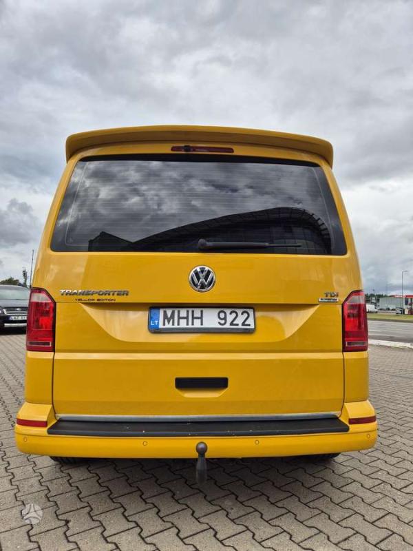 Yellow Volkswagen Transporter 2015 in Kaunas, with an engine capacity of 1.97 L and mileage of 310 thousand km for 15300 €, photo 5 on AUTOMOTO.COM.LV