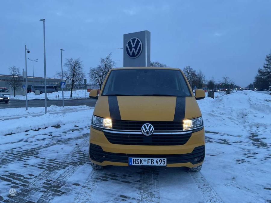 Yellow Volkswagen Transporter 2022 in Siauliai, with an engine capacity of 1.97 L and mileage of 174 thousand km for 20999 €, photo 4 on AUTOMOTO.COM.LV