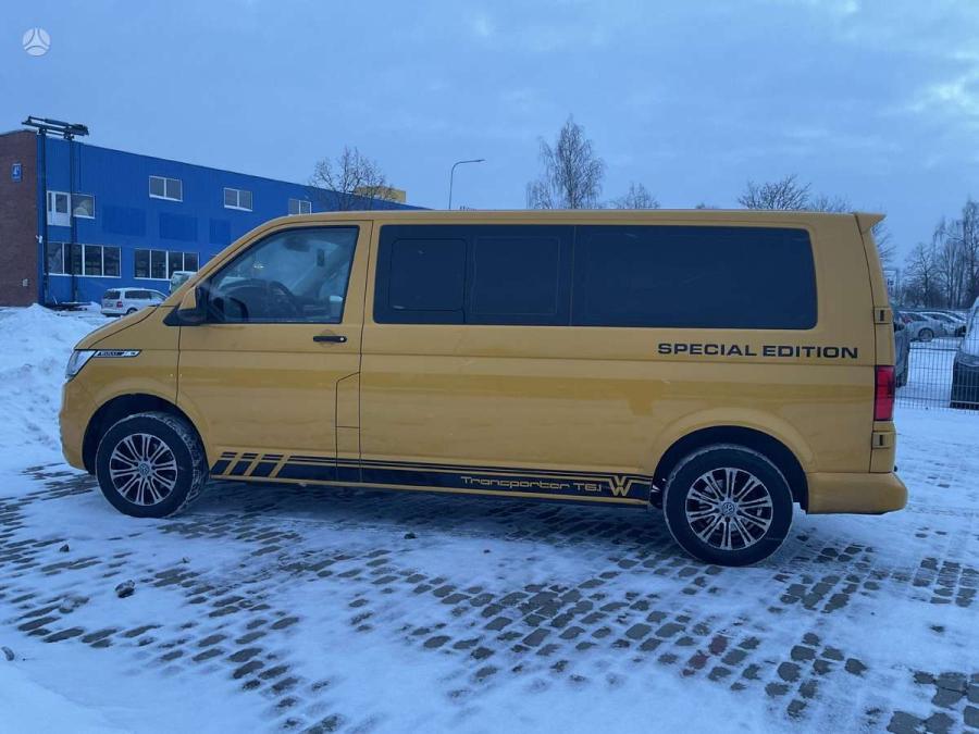 Yellow Volkswagen Transporter 2022 in Siauliai, with an engine capacity of 1.97 L and mileage of 174 thousand km for 20999 €, photo 8 on AUTOMOTO.COM.LV