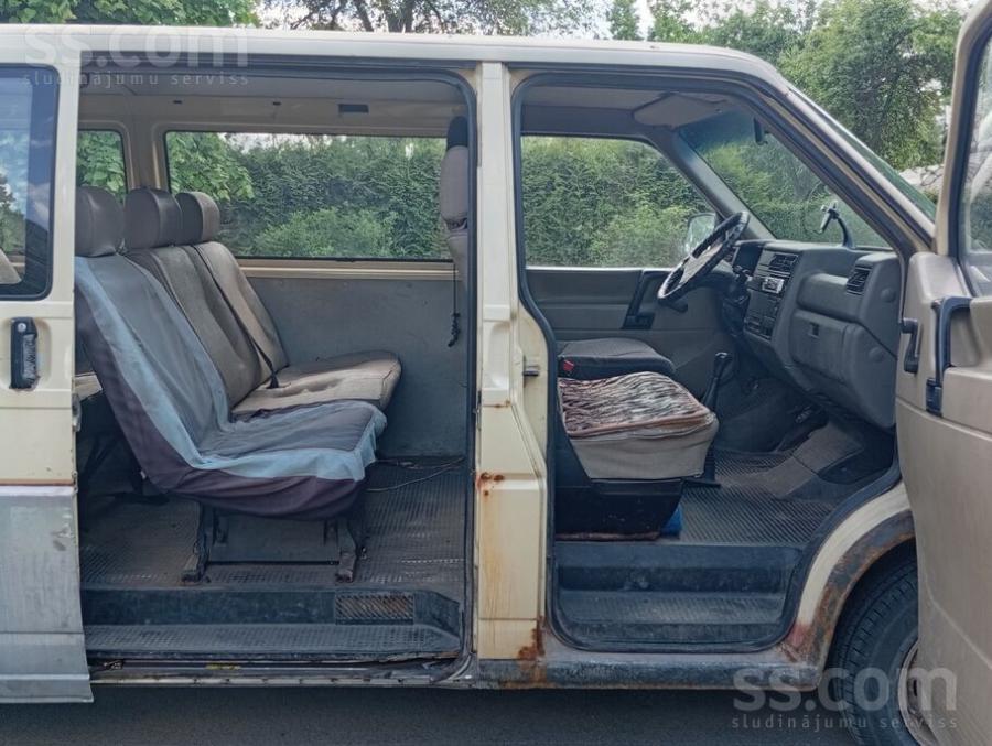 Yellow Volkswagen Transporter 1995 in Dobele, with an engine capacity of 1.90 L and mileage of 564 thousand km for 1300 €, photo 7 on AUTOMOTO.COM.LV