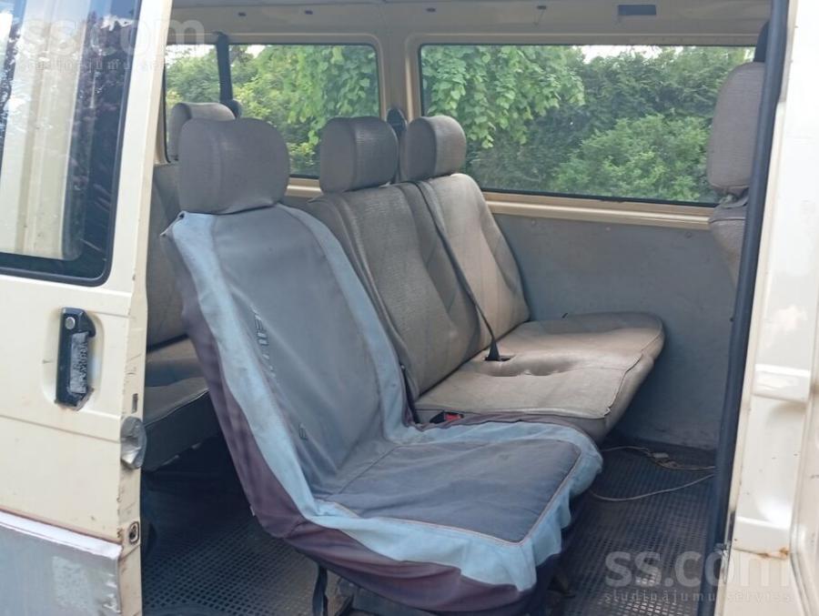 Yellow Volkswagen Transporter 1995 in Dobele, with an engine capacity of 1.90 L and mileage of 564 thousand km for 1300 €, photo 8 on AUTOMOTO.COM.LV