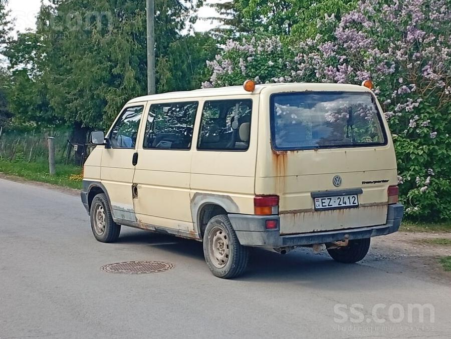Yellow Volkswagen Transporter 1995 in Dobele, with an engine capacity of 1.90 L and mileage of 564 thousand km for 1300 €, photo 13 on AUTOMOTO.COM.LV