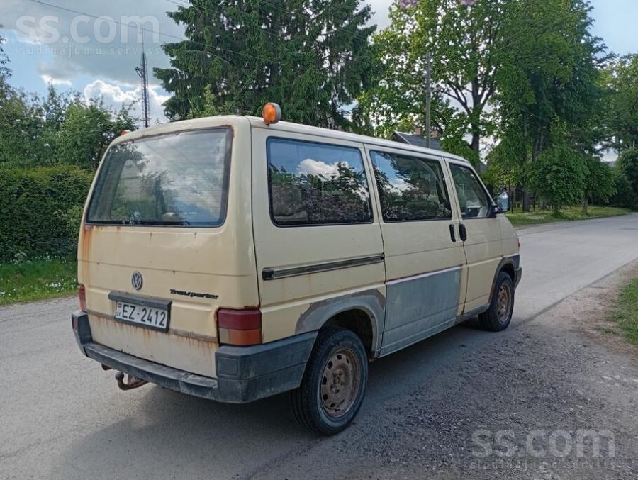 Yellow Volkswagen Transporter 1995 in Dobele, with an engine capacity of 1.90 L and mileage of 564 thousand km for 1300 €, photo 16 on AUTOMOTO.COM.LV