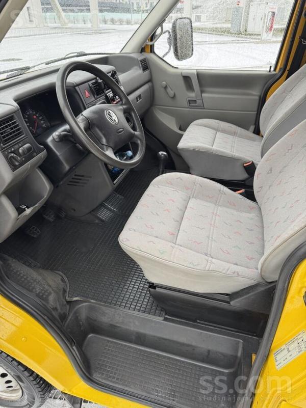 Dzeltens Volkswagen Transporter 2001 Rēzekne, ar dzinēja tilpumu 2.50 L un nobraukumu 150 tūkst. km par 5999 €, foto 9 vietnē AUTOMOTO.COM.LV