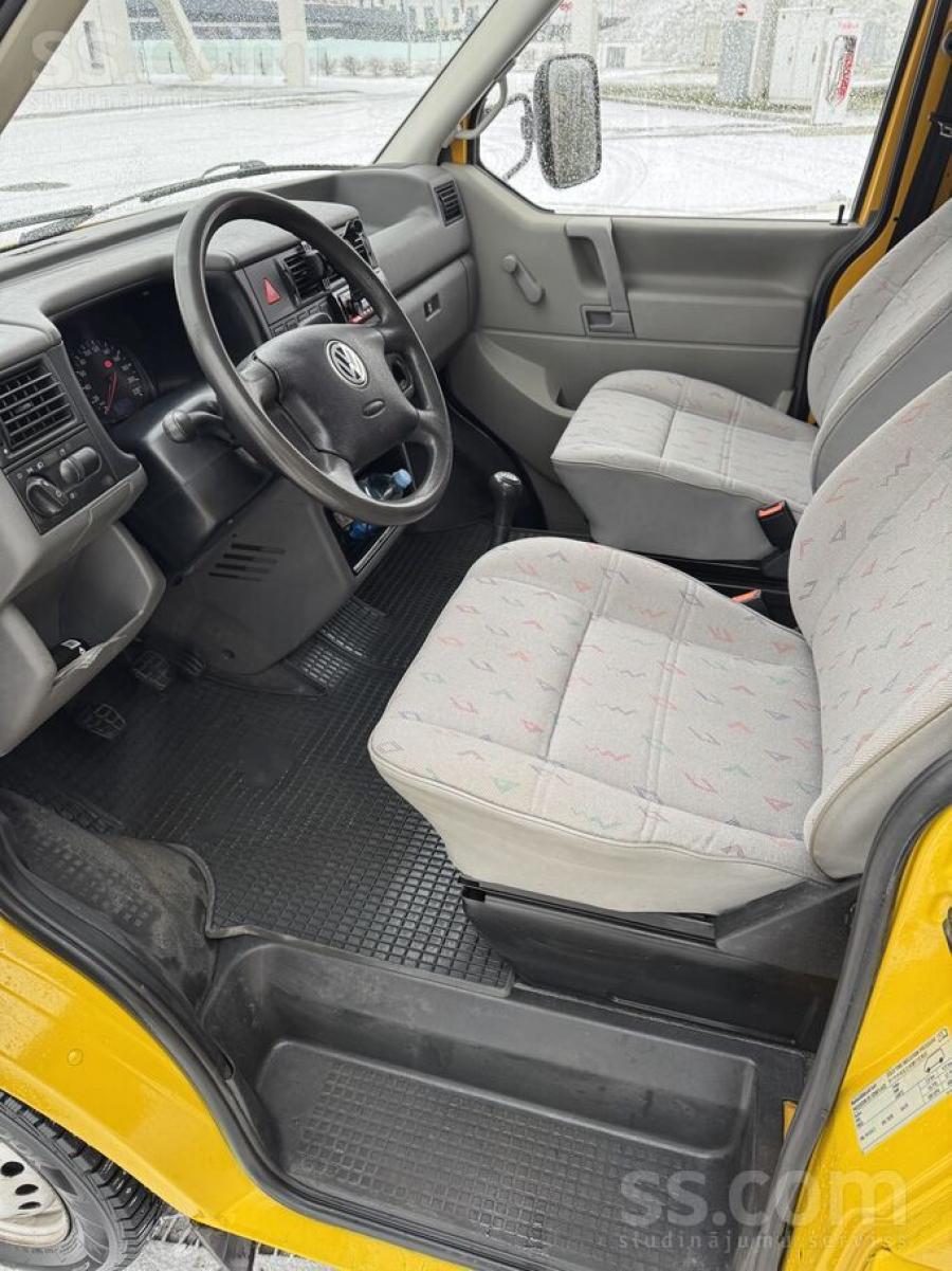 Yellow Volkswagen Transporter 2001 in Rezekne, with an engine capacity of 2.50 L and mileage of 150 thousand km for 5999 €, photo 9 on AUTOMOTO.COM.LV