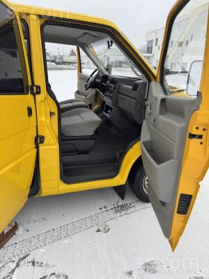 Yellow Volkswagen Transporter 2001 in Rezekne, with an engine capacity of 2.50 L and mileage of 150 thousand km for 5999 €, photo 11 on AUTOMOTO.COM.LV