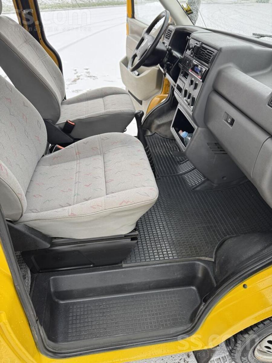 Yellow Volkswagen Transporter 2001 in Rezekne, with an engine capacity of 2.50 L and mileage of 150 thousand km for 5999 €, photo 13 on AUTOMOTO.COM.LV
