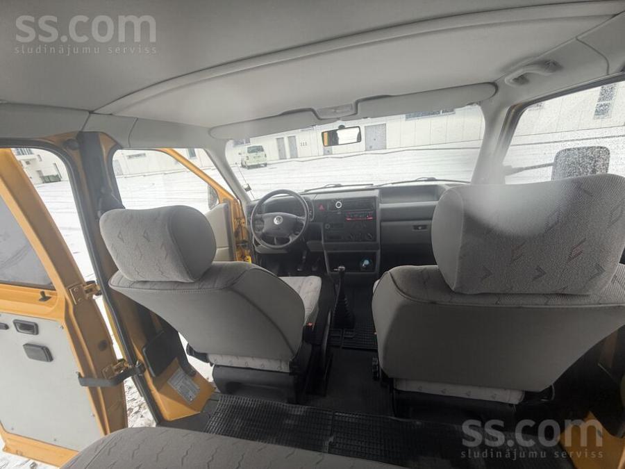 Yellow Volkswagen Transporter 2001 in Rezekne, with an engine capacity of 2.50 L and mileage of 150 thousand km for 5999 €, photo 16 on AUTOMOTO.COM.LV