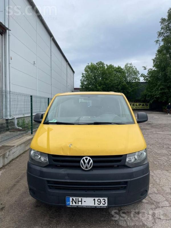 Yellow Volkswagen Transporter 2013 in Riga, with an engine capacity of 2.00 L and mileage of 222 thousand km for 8900 €, photo 5 on AUTOMOTO.COM.LV
