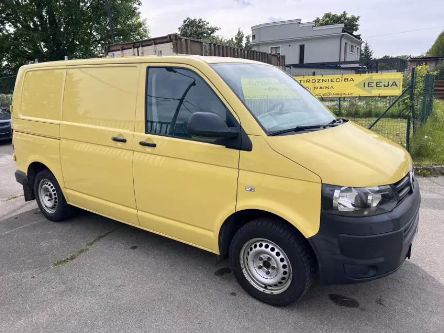 Yellow Volkswagen Transporter 2014 in Riga, with an engine capacity of 2.00 L and mileage of 191 thousand km for 9450 €, photo 21 on AUTOMOTO.COM.LV