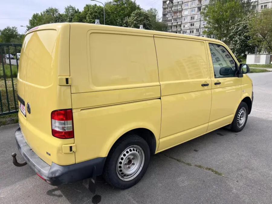 Yellow Volkswagen Transporter 2014 in Riga, with an engine capacity of 2.00 L and mileage of 191 thousand km for 9450 €, photo 22 on AUTOMOTO.COM.LV