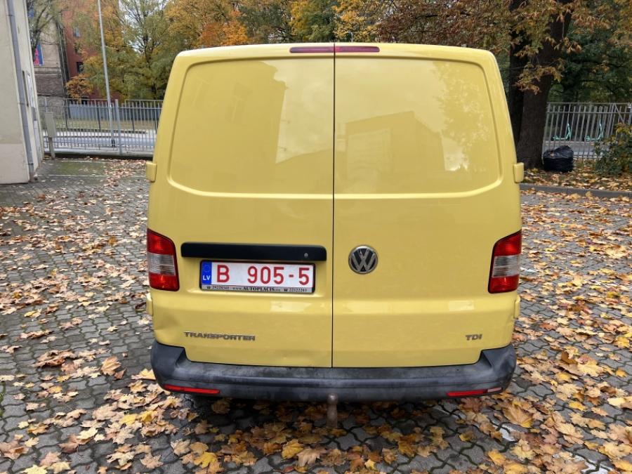 Yellow Volkswagen Transporter 2014 in Riga, with an engine capacity of 2.00 L and mileage of 191 thousand km for 9450 €, photo 16 on AUTOMOTO.COM.LV