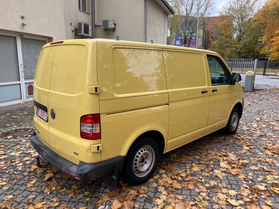 Yellow Volkswagen Transporter 2014 in Riga, with an engine capacity of 2.00 L and mileage of 191 thousand km for 9450 €, photo 18 on AUTOMOTO.COM.LV
