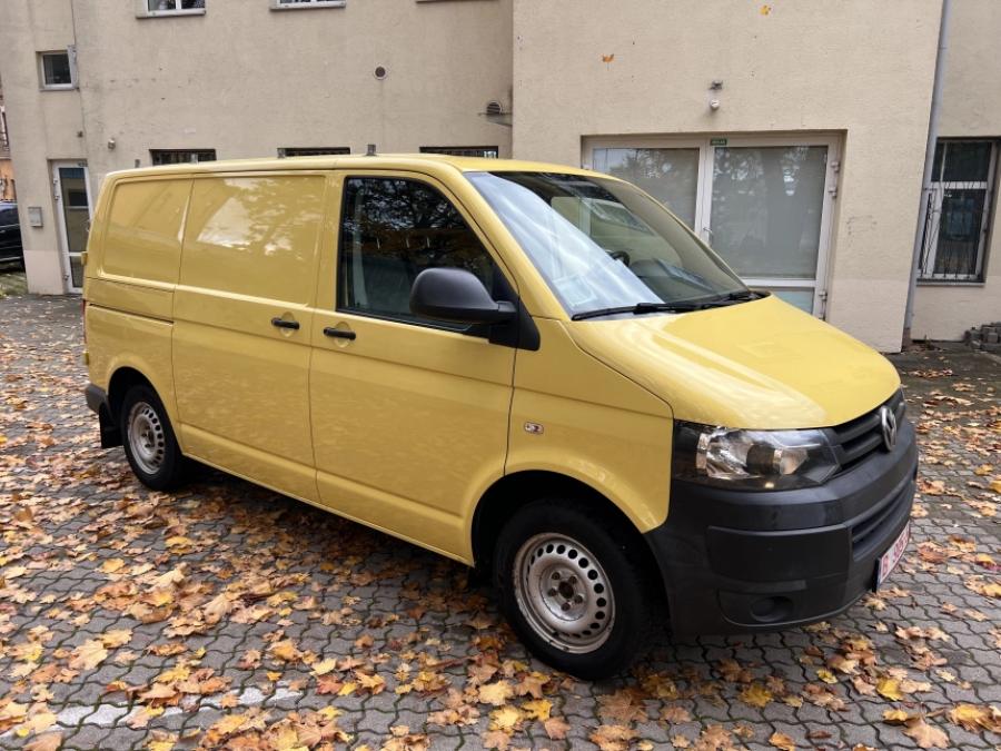 Yellow Volkswagen Transporter 2014 in Riga, with an engine capacity of 2.00 L and mileage of 191 thousand km for 9450 €, photo 20 on AUTOMOTO.COM.LV