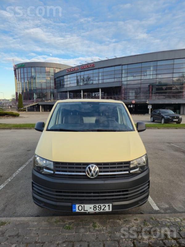 Yellow Volkswagen Transporter 2017 in Riga, with an engine capacity of 2.00 L and mileage of 248 thousand km for 9900 €, photo 2 on AUTOMOTO.COM.LV