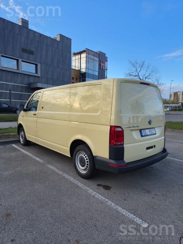 Yellow Volkswagen Transporter 2017 in Riga, with an engine capacity of 2.00 L and mileage of 248 thousand km for 9900 €, photo 3 on AUTOMOTO.COM.LV