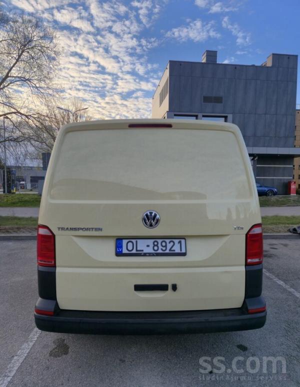 Yellow Volkswagen Transporter 2017 in Riga, with an engine capacity of 2.00 L and mileage of 248 thousand km for 9900 €, photo 6 on AUTOMOTO.COM.LV