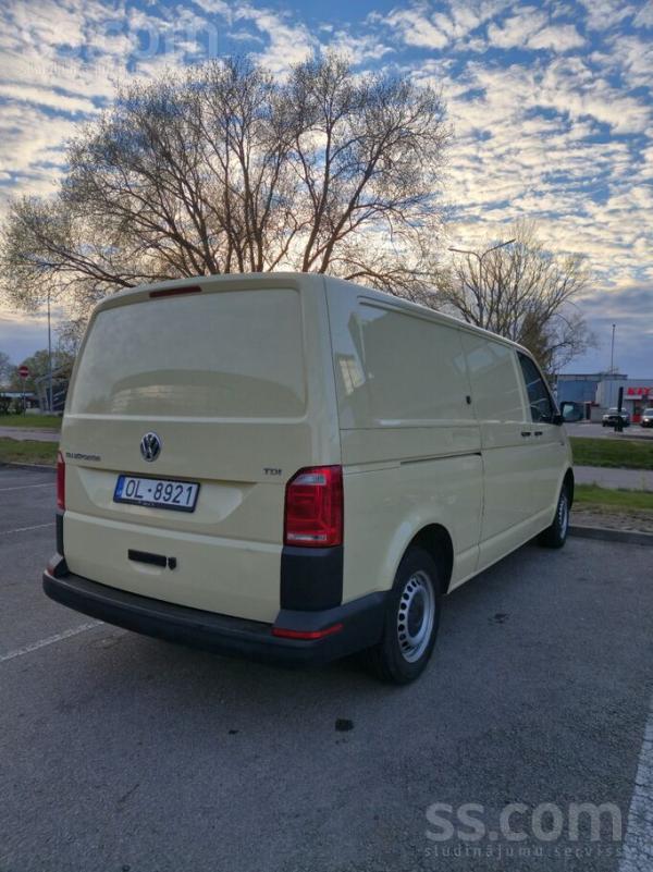 Yellow Volkswagen Transporter 2017 in Riga, with an engine capacity of 2.00 L and mileage of 248 thousand km for 9900 €, photo 7 on AUTOMOTO.COM.LV