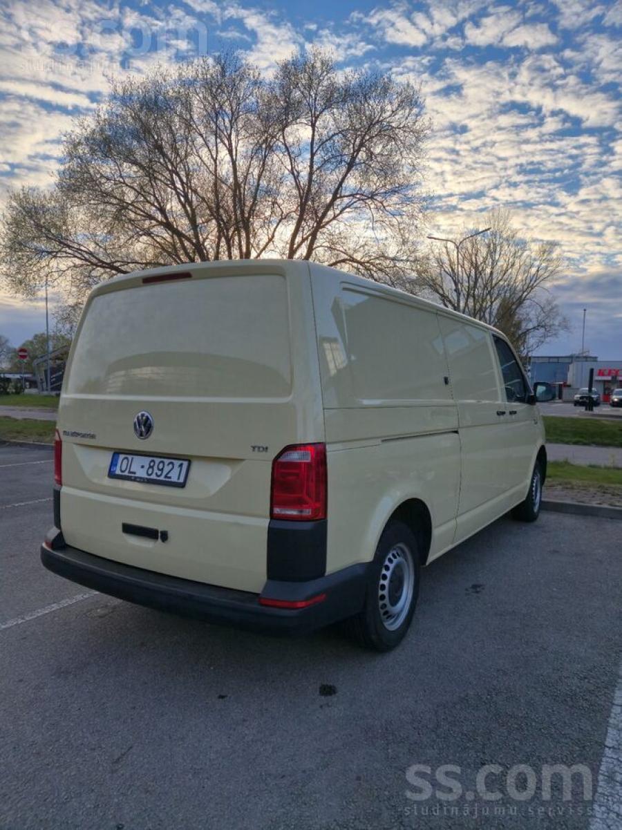 Yellow Volkswagen Transporter 2017 in Riga, with an engine capacity of 2.00 L and mileage of 248 thousand km for 9900 €, photo 8 on AUTOMOTO.COM.LV