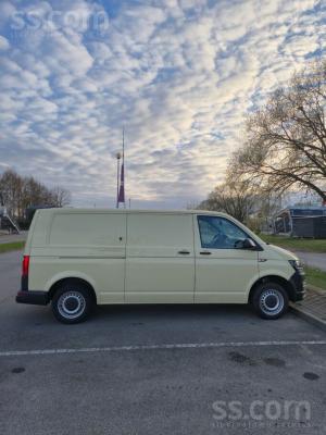 Yellow Volkswagen Transporter 2017 in Riga, with an engine capacity of 2.00 L and mileage of 248 thousand km for 9900 €, photo 9 on AUTOMOTO.COM.LV