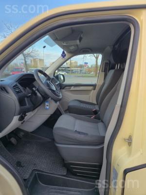 Yellow Volkswagen Transporter 2017 in Riga, with an engine capacity of 2.00 L and mileage of 248 thousand km for 9900 €, photo 13 on AUTOMOTO.COM.LV