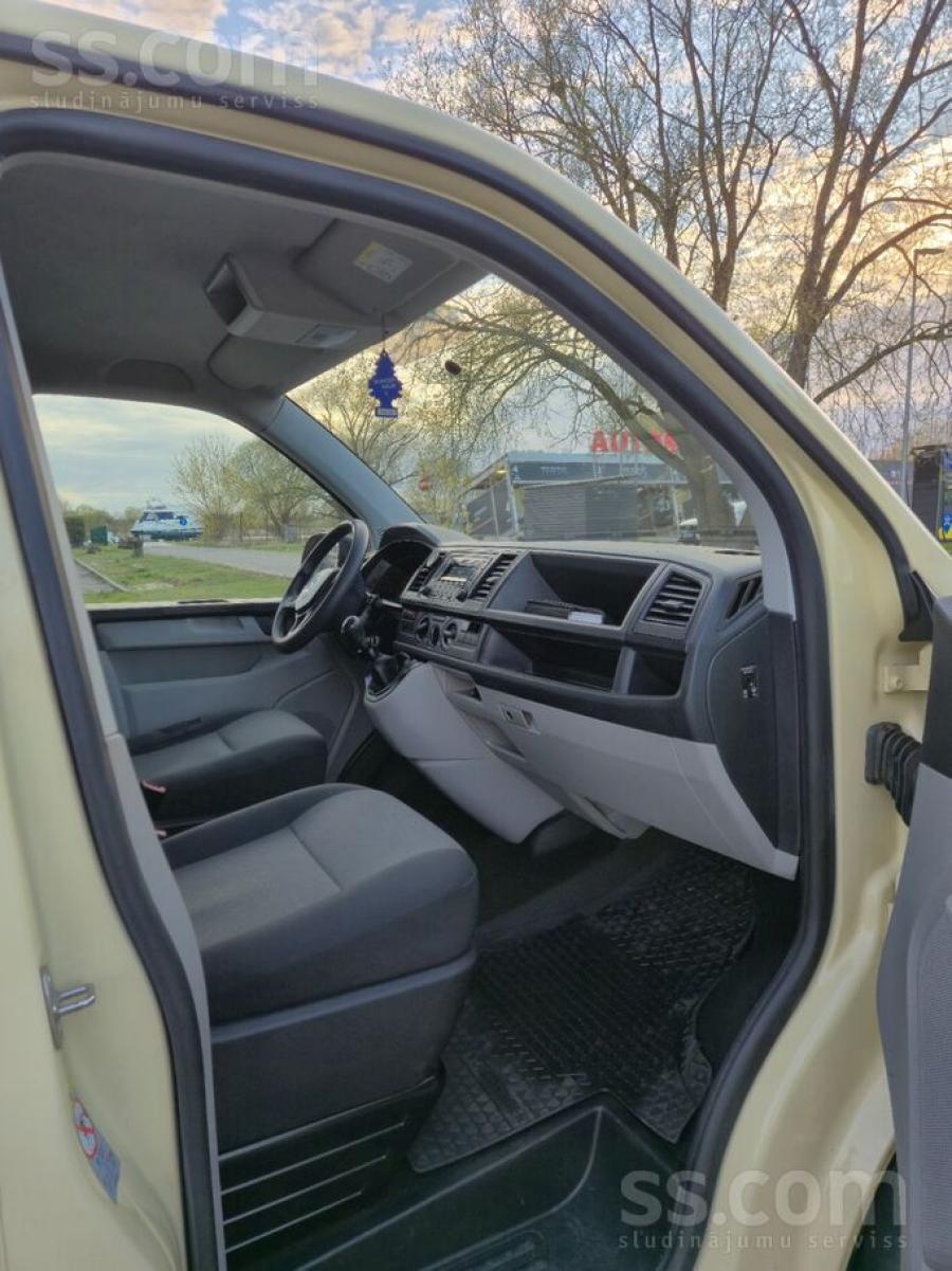 Yellow Volkswagen Transporter 2017 in Riga, with an engine capacity of 2.00 L and mileage of 248 thousand km for 9900 €, photo 19 on AUTOMOTO.COM.LV