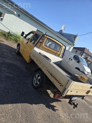 Dzeltens Volkswagen Transporter 1998 Daugavpils, ar dzinēja tilpumu 2.50 L un nobraukumu 664 tūkst. km par 2500 €, foto  vietnē AUTOMOTO.COM.LV