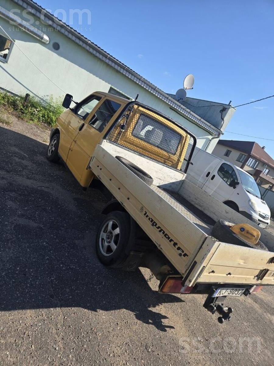 Dzeltens Volkswagen Transporter 1998 Daugavpils, ar dzinēja tilpumu 2.50 L un nobraukumu 664 tūkst. km par 2500 €, foto 1 vietnē AUTOMOTO.COM.LV