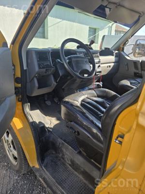 Dzeltens Volkswagen Transporter 1998 Daugavpils, ar dzinēja tilpumu 2.50 L un nobraukumu 664 tūkst. km par 2500 €, foto 7 vietnē AUTOMOTO.COM.LV