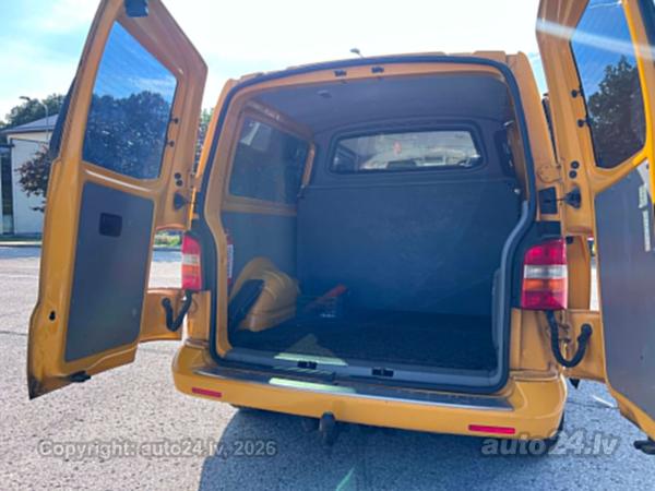 Yellow Volkswagen Transporter 2007 in Tallinn, with an engine capacity of 2.50 L and mileage of 419 thousand km for 4000 €, photo 8 on AUTOMOTO.COM.LV