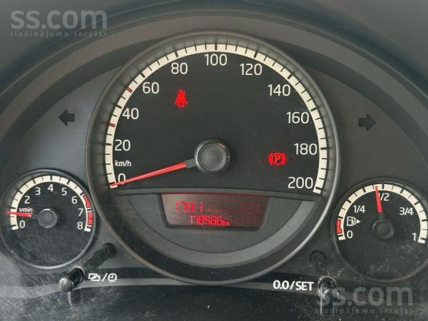 Black Volkswagen Up 2013 in Riga, with an engine capacity of 1.00 L and mileage of 179 thousand km for 3300 €, photo 10 on AUTOMOTO.COM.LV